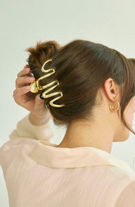 Carnival Jaw Gold Tone Hair Clip, modern style | L. Erickson — France Luxe